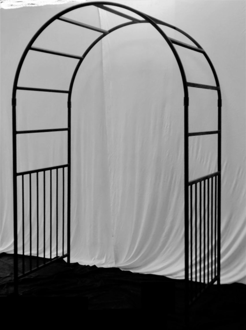 Steel Arbor - 8' Black | EventRent